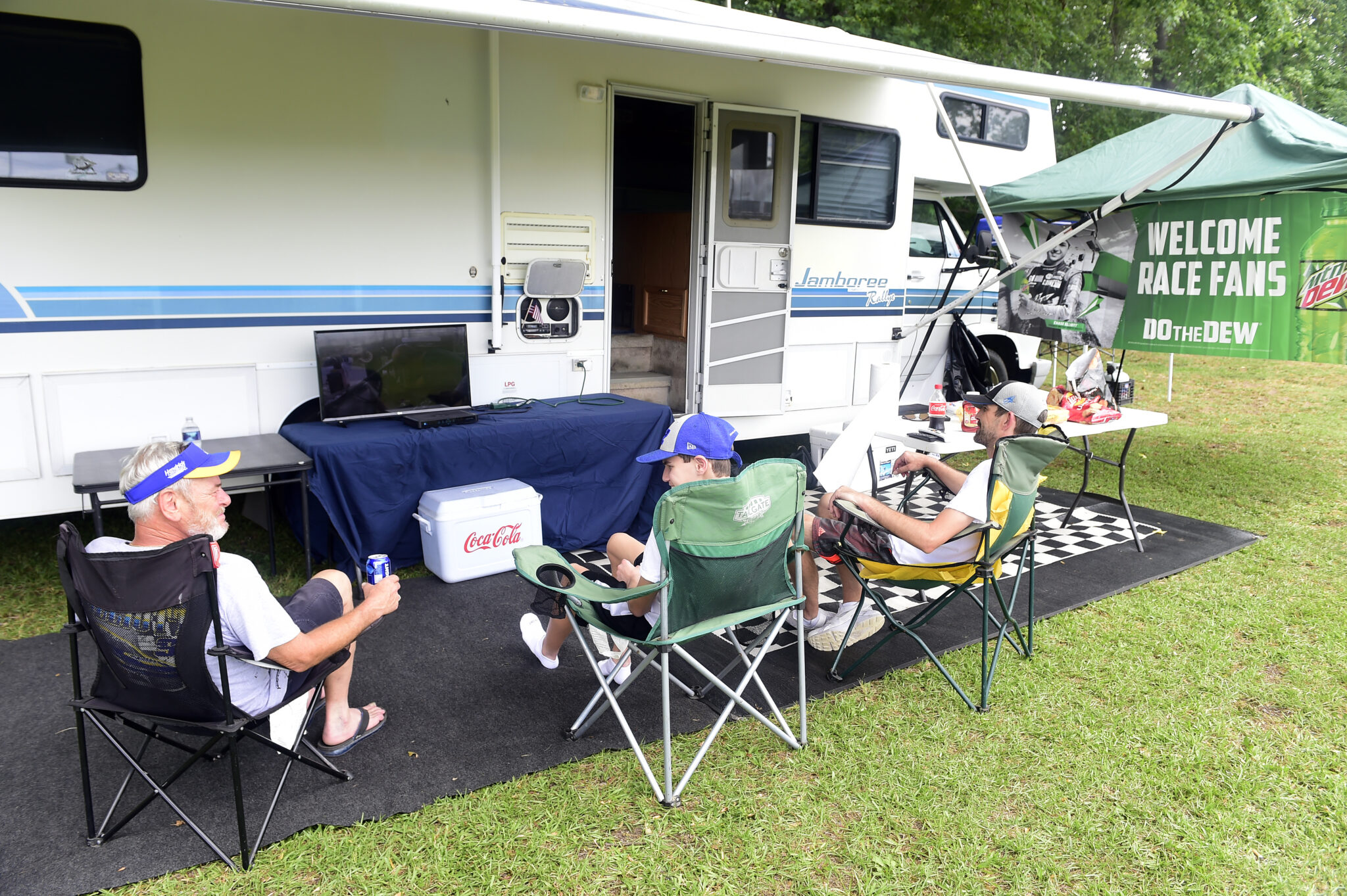 Quick Tips For Your Own NASCAR Tailgate Party – The Daily Downforce