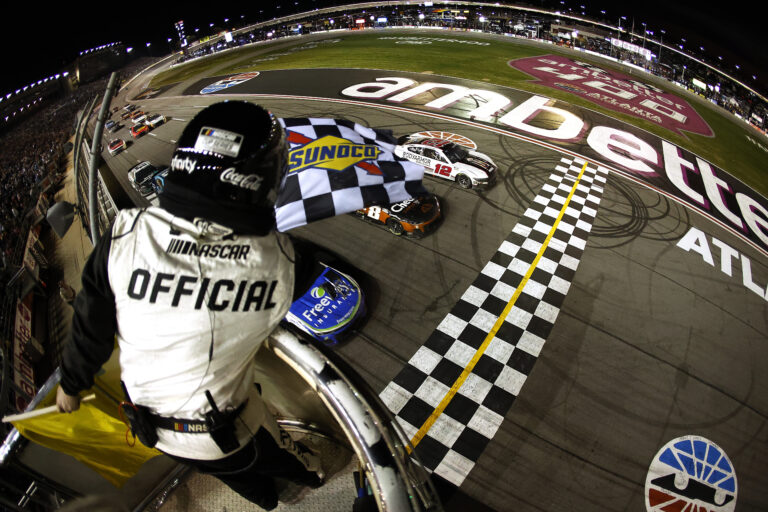 What Are the Closest Finishes in NASCAR History? - The Daily Downforce