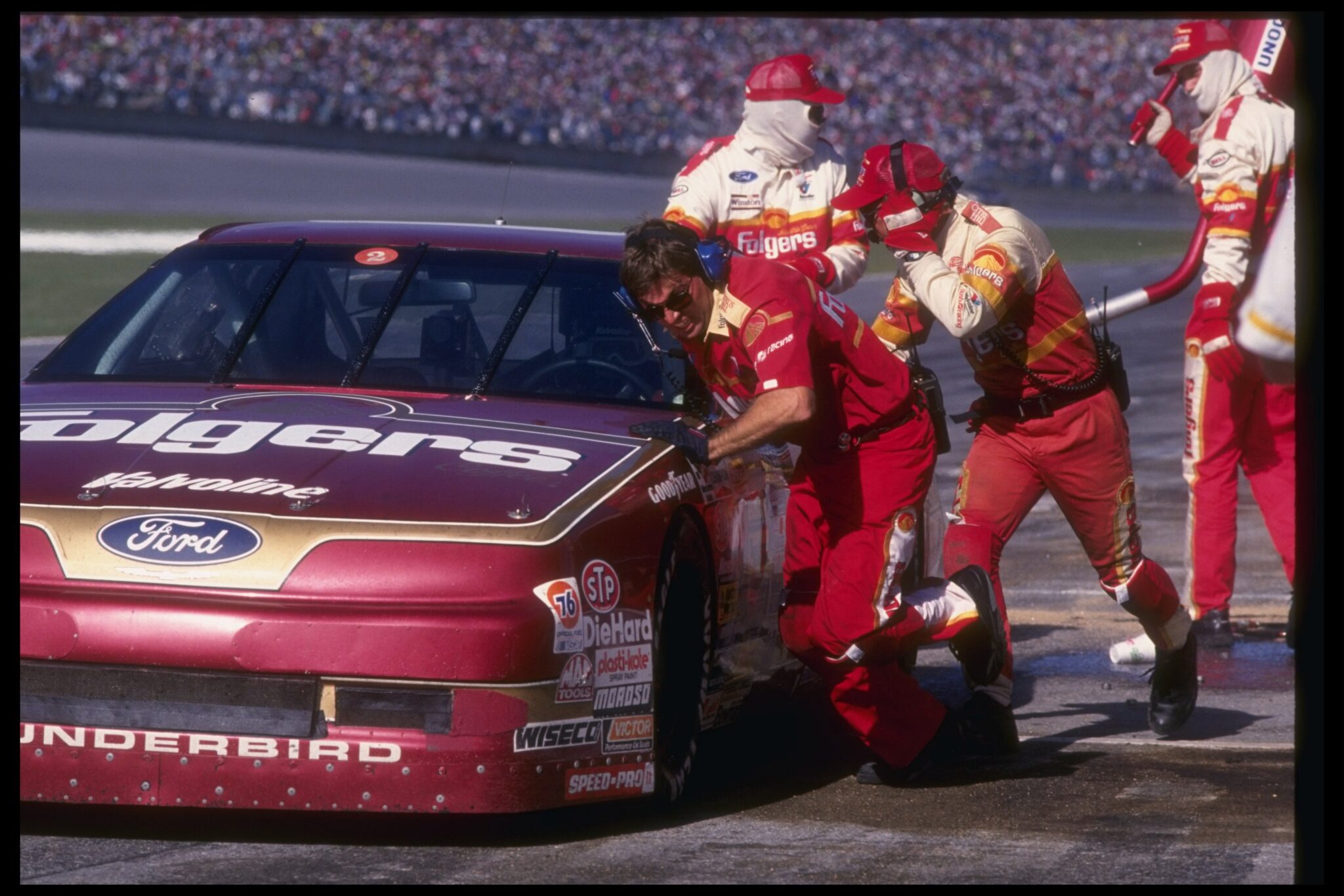 The Evolution of the NASCAR Pit Stop – The Daily Downforce