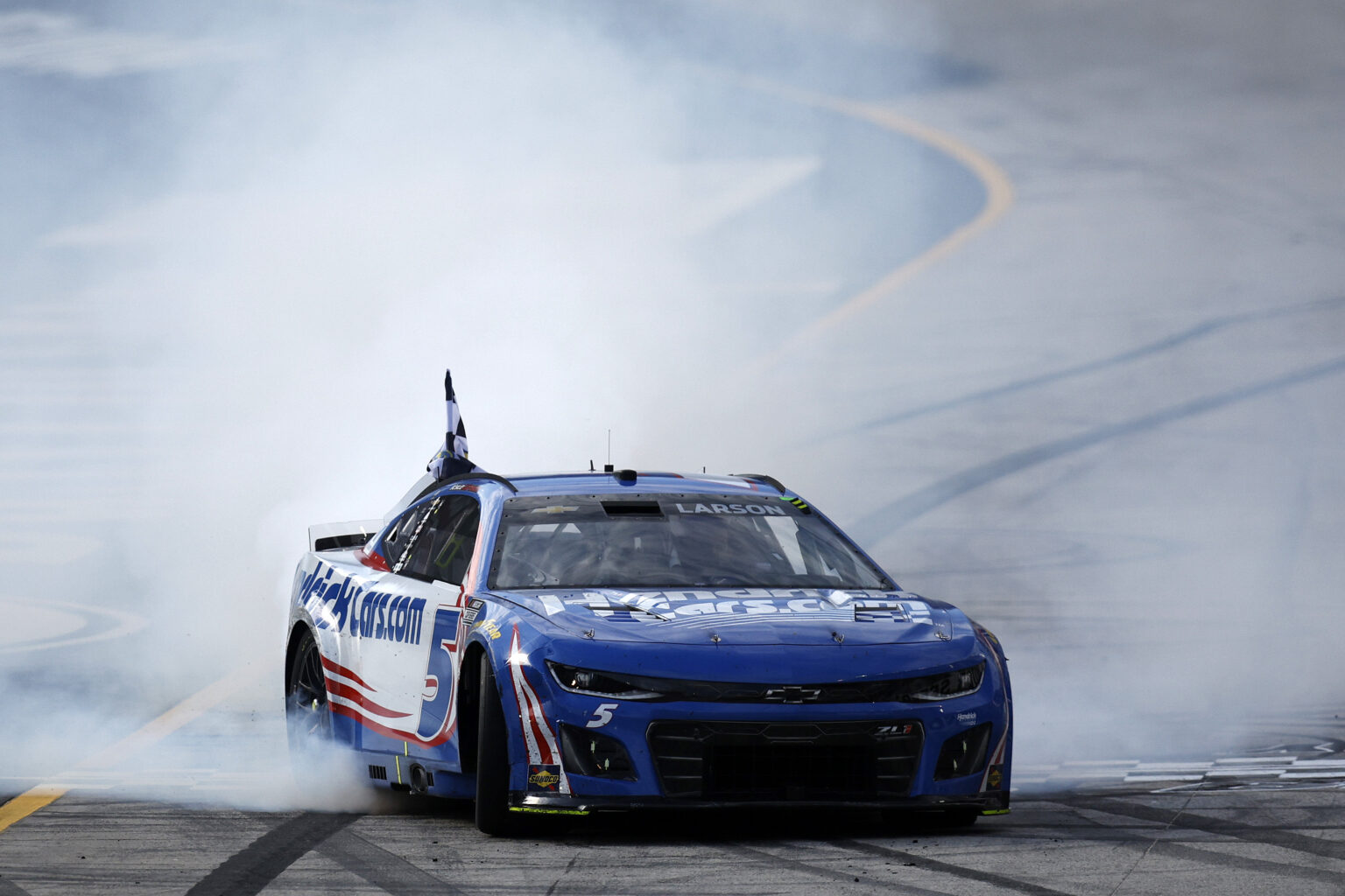 The Best Foods for NASCAR Track Weekend - The Daily Downforce