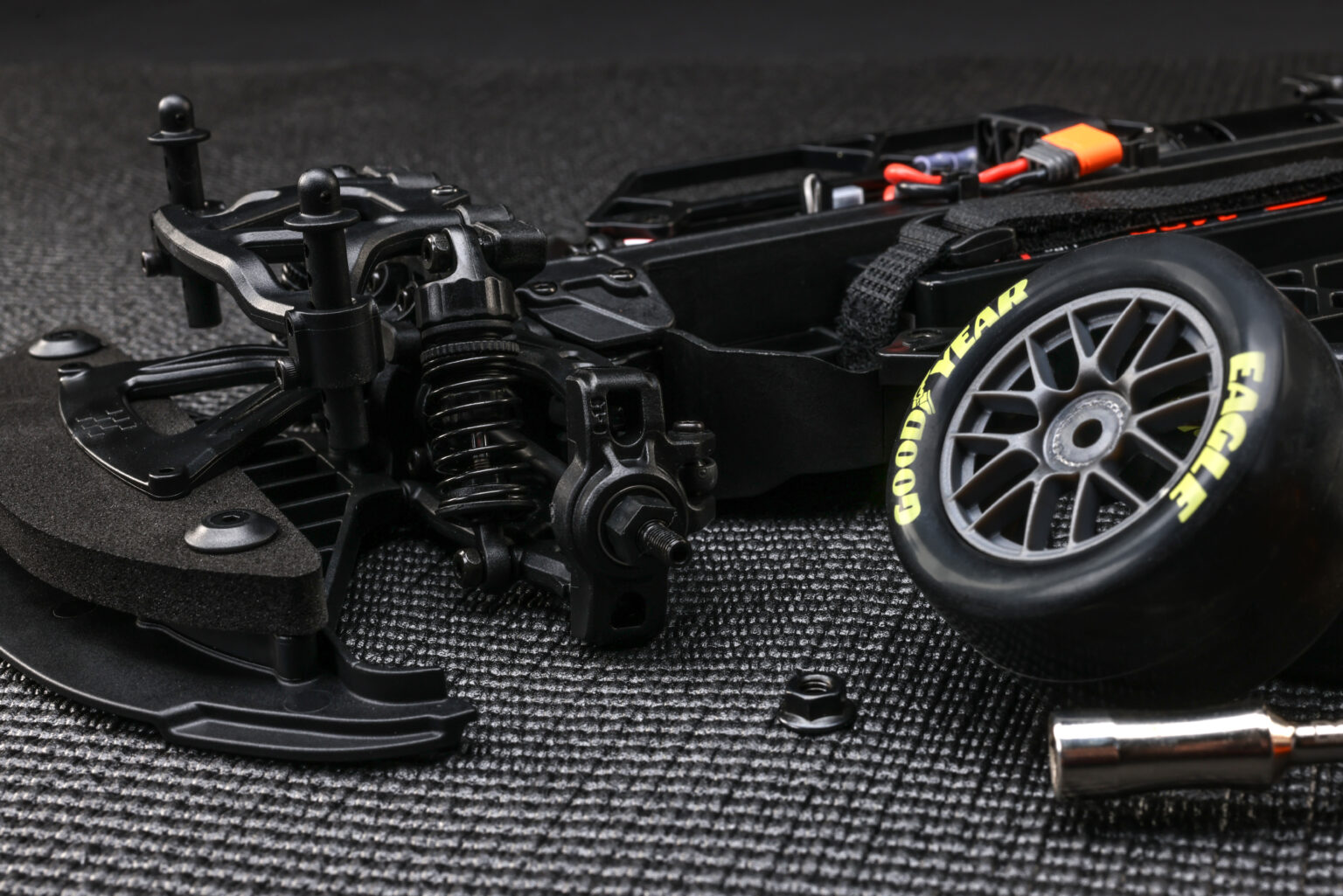 Toy RC vs. Hobby-Grade: Why the Losi NASCAR RC Car is Built for Fans ...